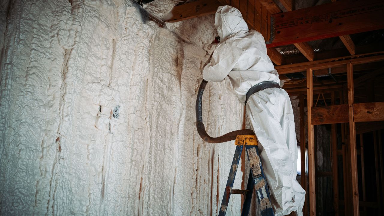 Your Ultimate Spray Foam Insulation Buying Guide - Estimate Florida ...