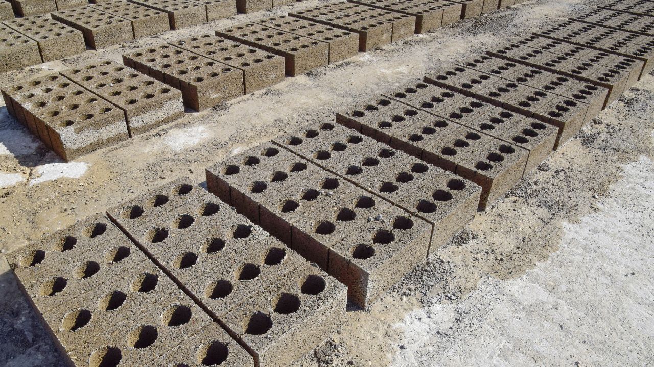 How Many Cinder Blocks Do You Need to Build a 1500 sq ft House? - Estimate Florida Consulting